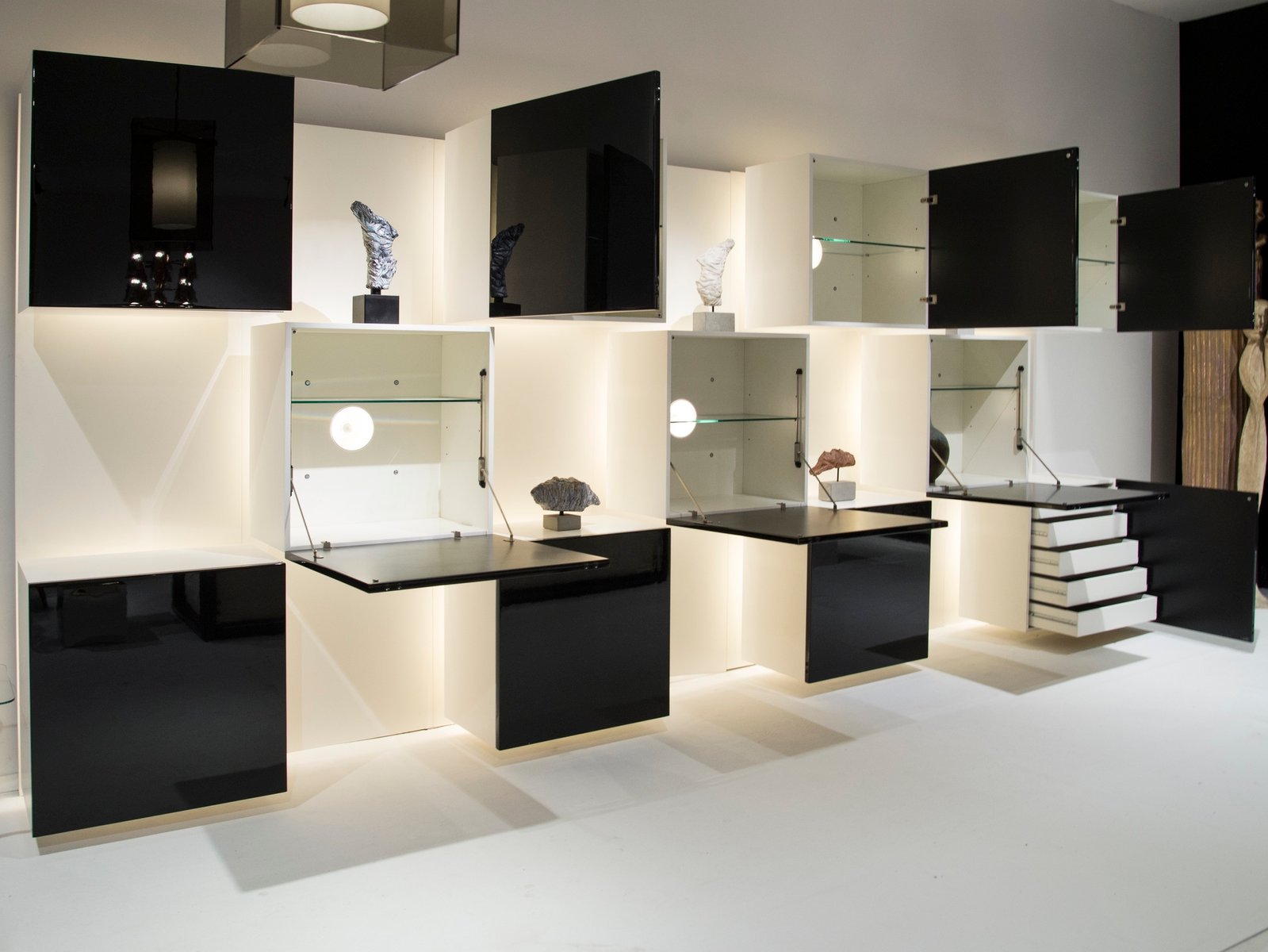 Lacquered Wood Checkered Bookcase from Acerbis, 1970s for sale at Pamono