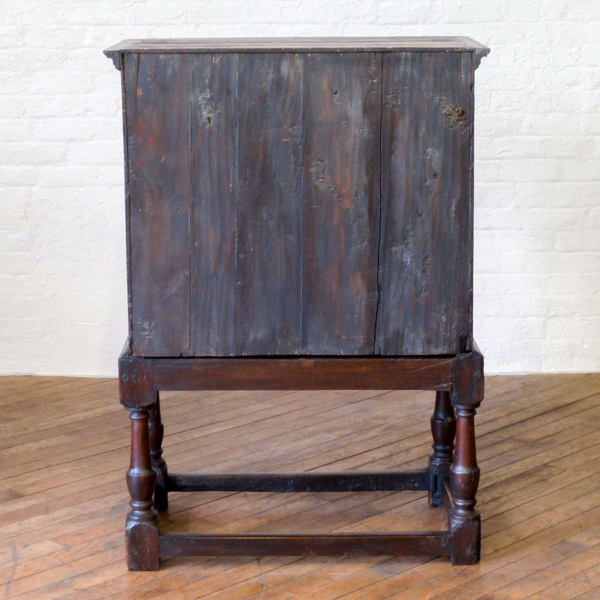 Baúl Queen Anne con stand, década de 1710 en venta en Pamono
