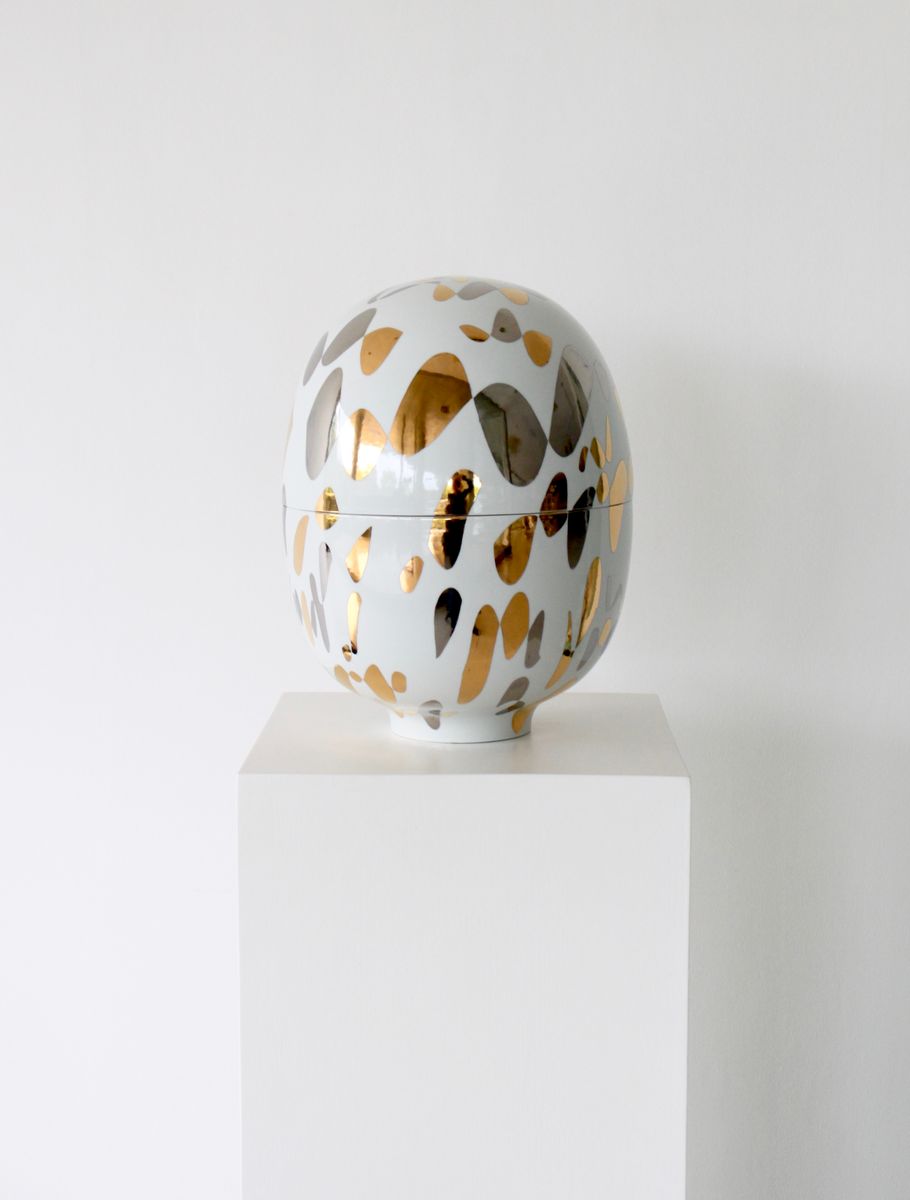 Medium Infinity Porcelain Vase by Mari JJ Design for sale at Pamono