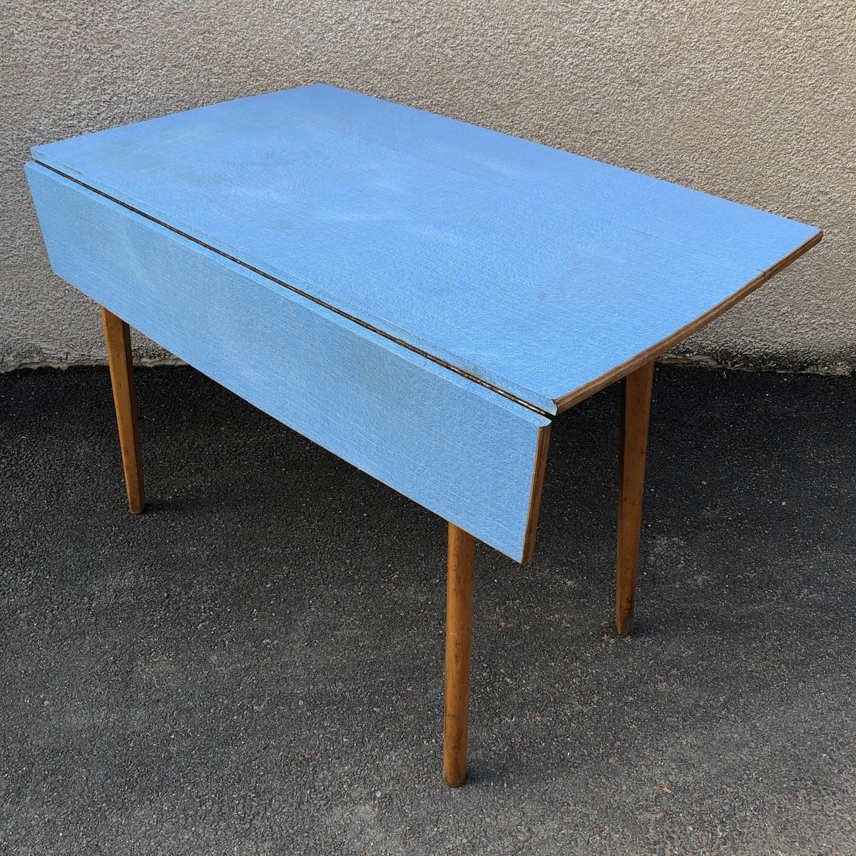 Tavolo in formica blu, 1952 in vendita su Pamono