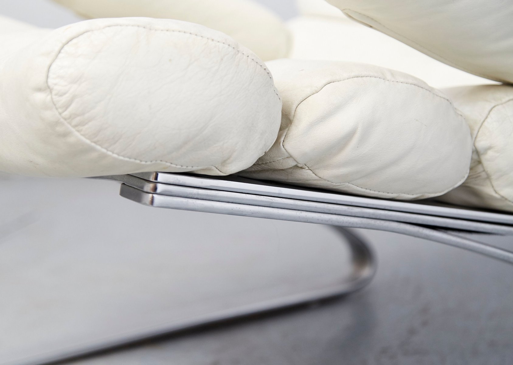 Sinus Sessel mit Fußhocker von Reinhold Adolf & Hans-Jürgen Schräpfer ...