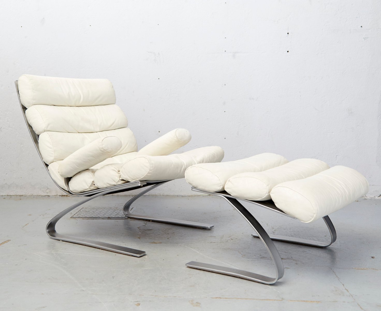 Sinus Sessel mit Fußhocker von Reinhold Adolf & Hans-Jürgen Schräpfer ...