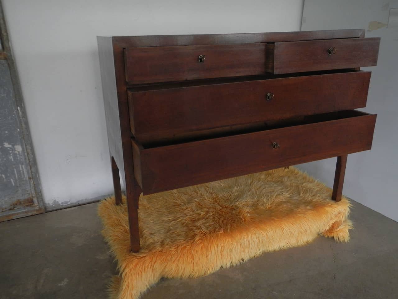 Commode Empire Antique en Laiton et Noyer, Italie en vente sur Pamono