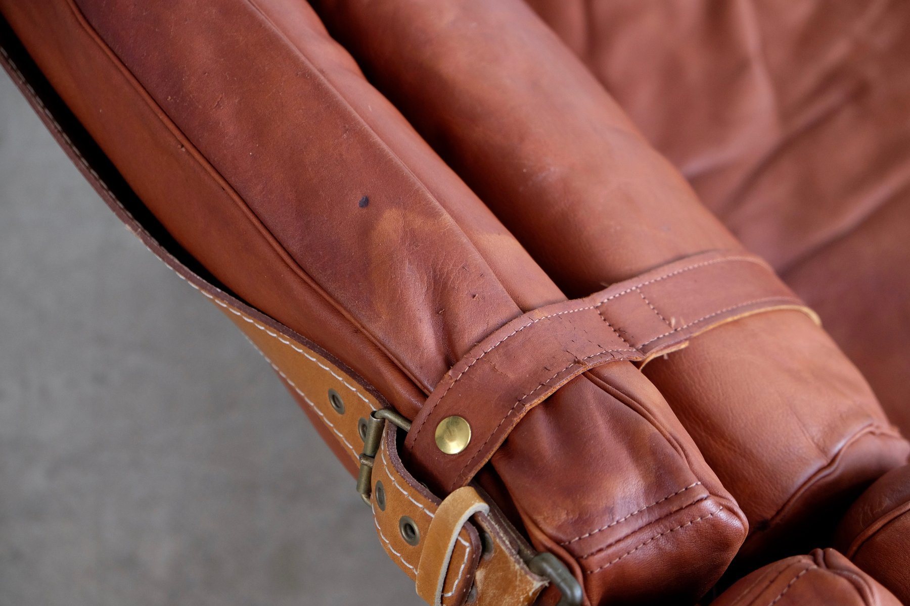 Canapé Modèle Inca en Laiton et Cuir par Arne Norell pour Arne Norell ...