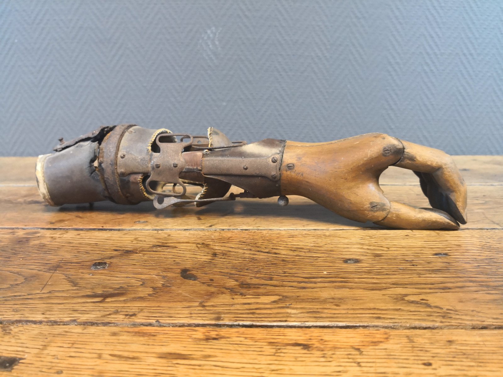 Antique German Hand in Glass by Ferdinand Sauerbruch for sale at Pamono