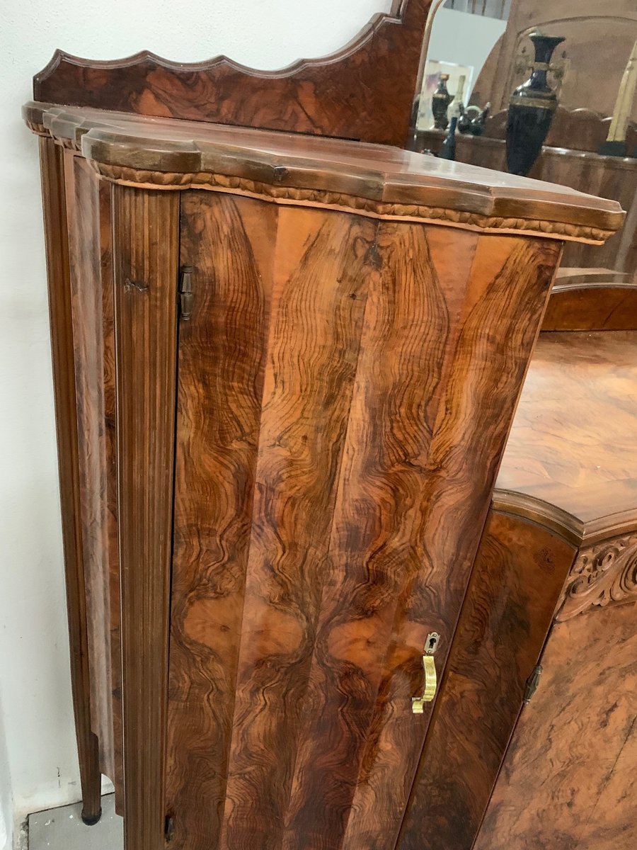 Art Deco Walnut Credenza by Meroni e Fossati, 1930s for sale at Pamono
