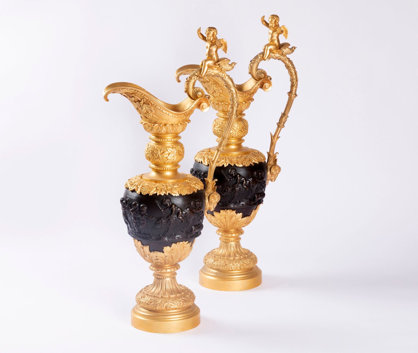 Brocche antiche in bronzo, set di 2 in vendita su Pamono