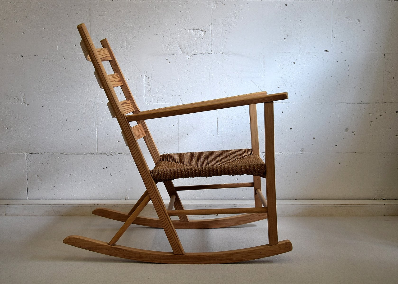 Vintage Norwegian Pine Rocking Chair, 1930s for sale at Pamono