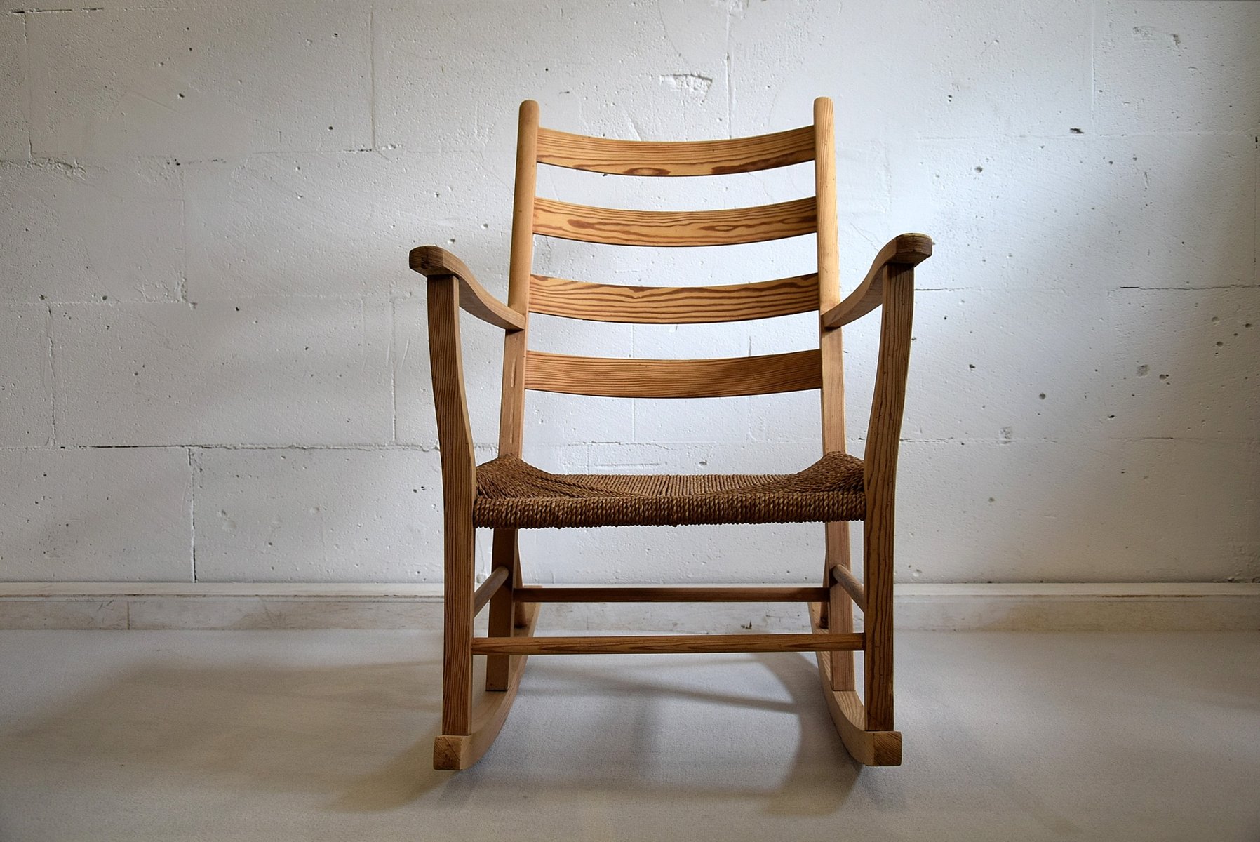Vintage Norwegian Pine Rocking Chair, 1930s for sale at Pamono