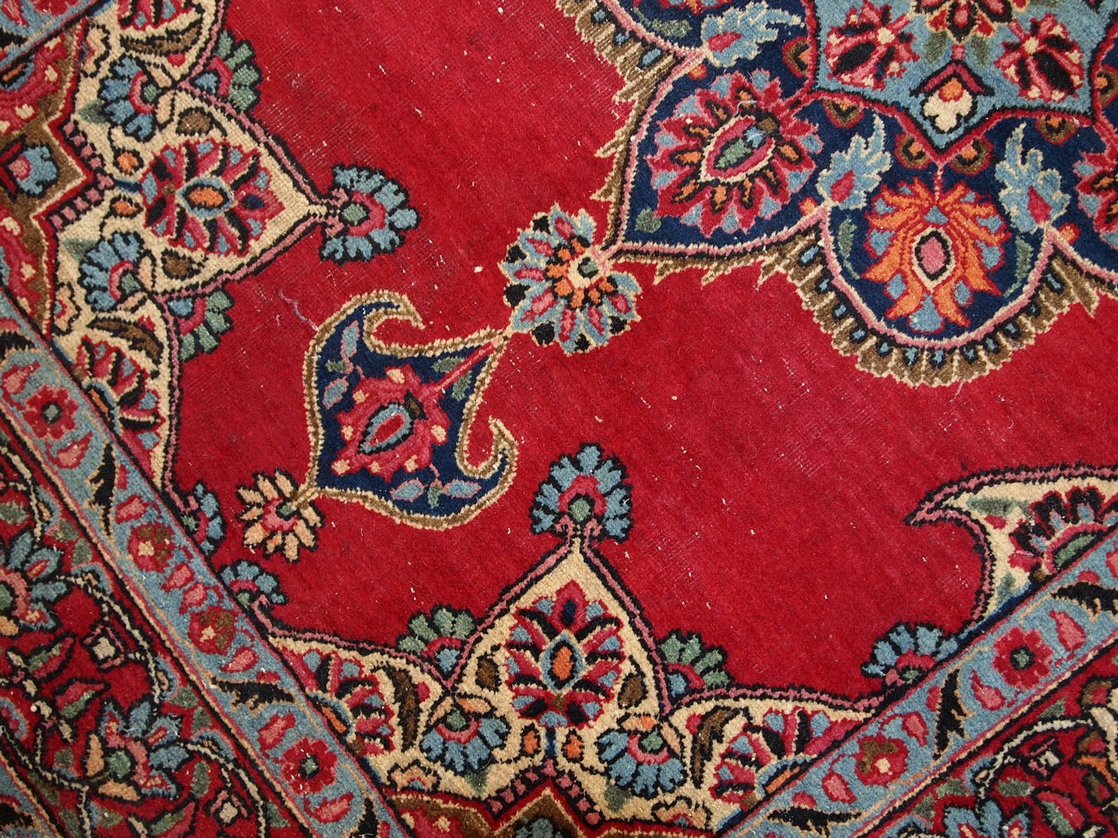 Vintage Middle Eastern Rug for sale at Pamono
