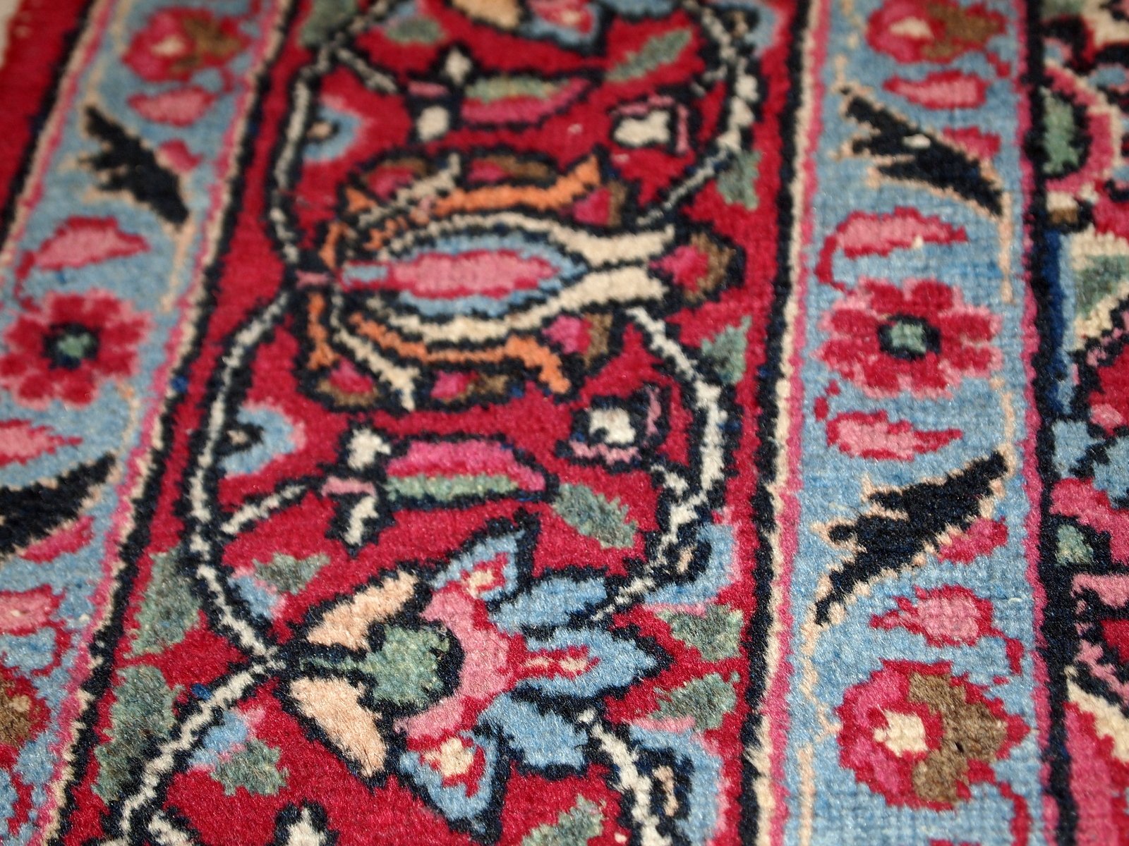 Vintage Middle Eastern Rug for sale at Pamono