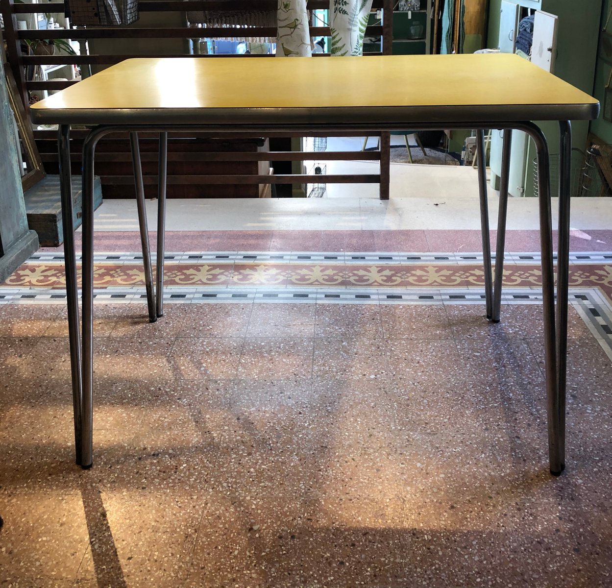 Tavolo da pranzo in formica, anni '60 in vendita su Pamono