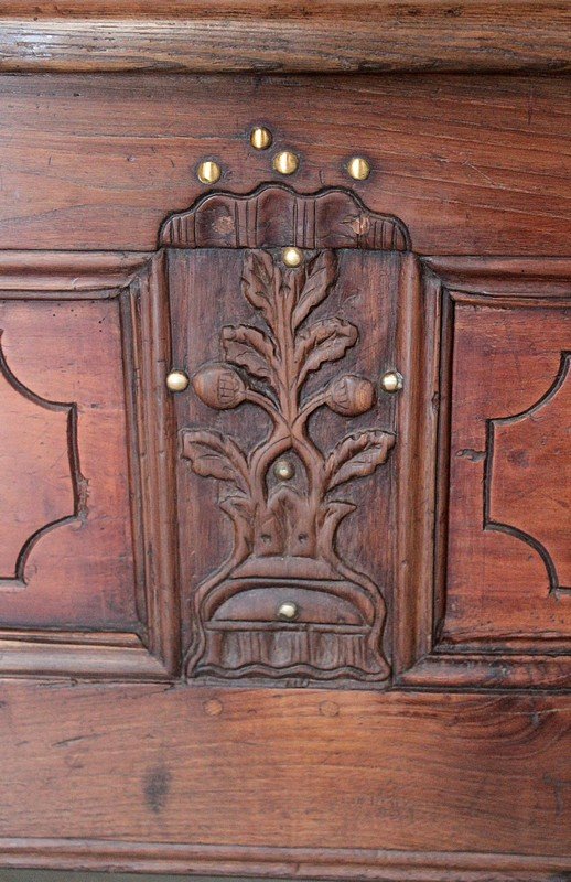 Antique Chestnut Linen Chest for sale at Pamono