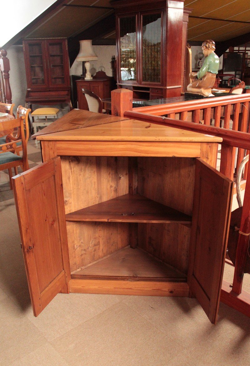 Antique Pitch Pine Corner Commode for sale at Pamono