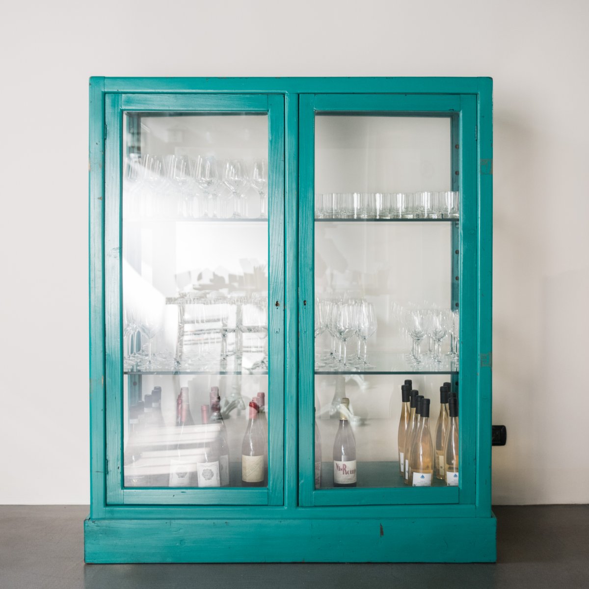 Green Display Cabinet, 1930s for sale at Pamono