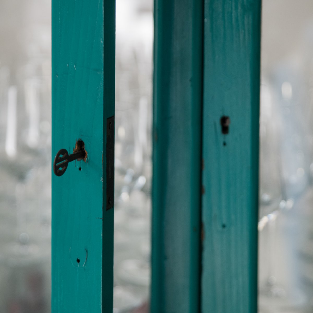 Green Display Cabinet, 1930s for sale at Pamono