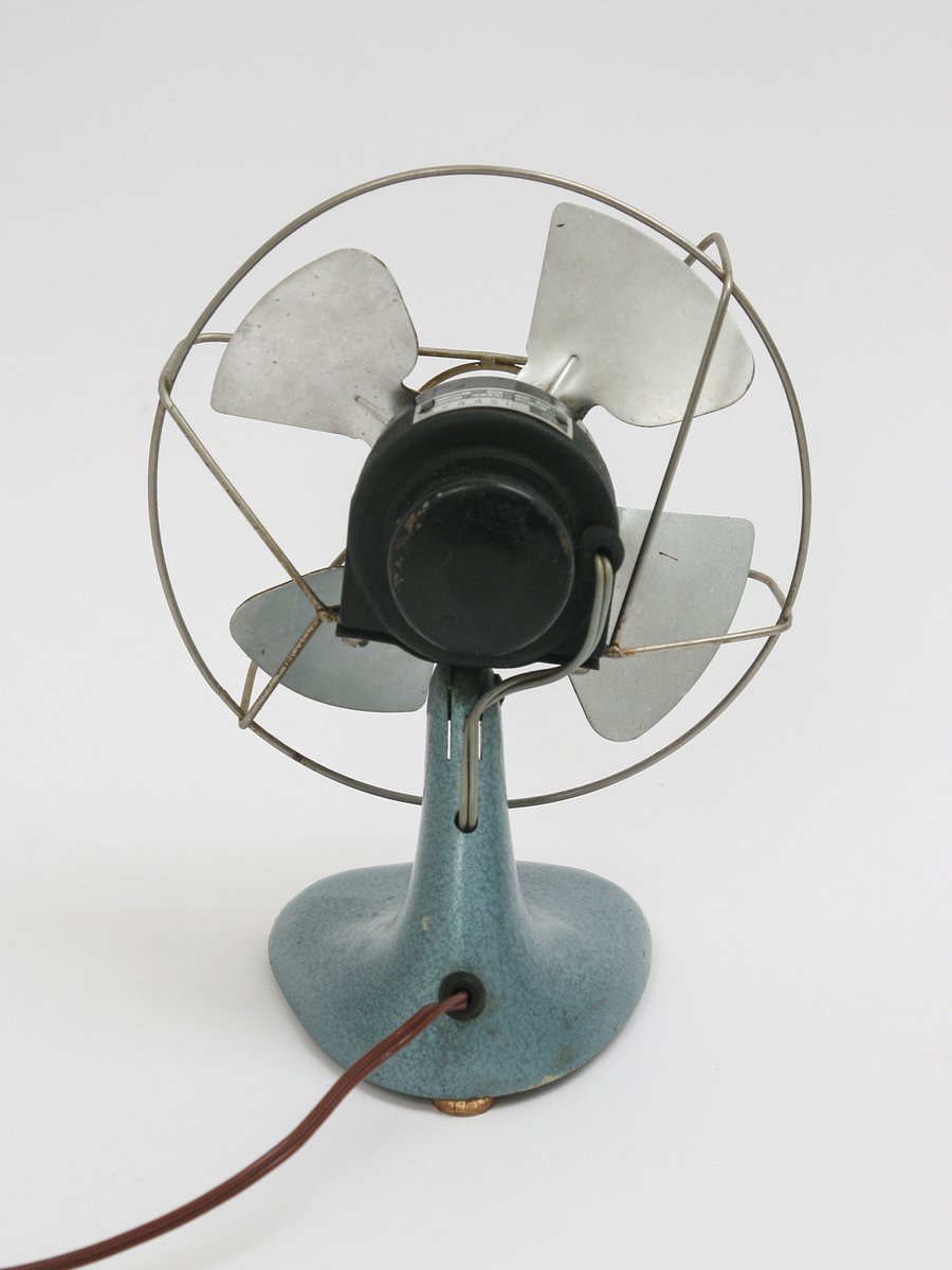 Mid-Century Industrial Table Fan from Iskra for sale at Pamono