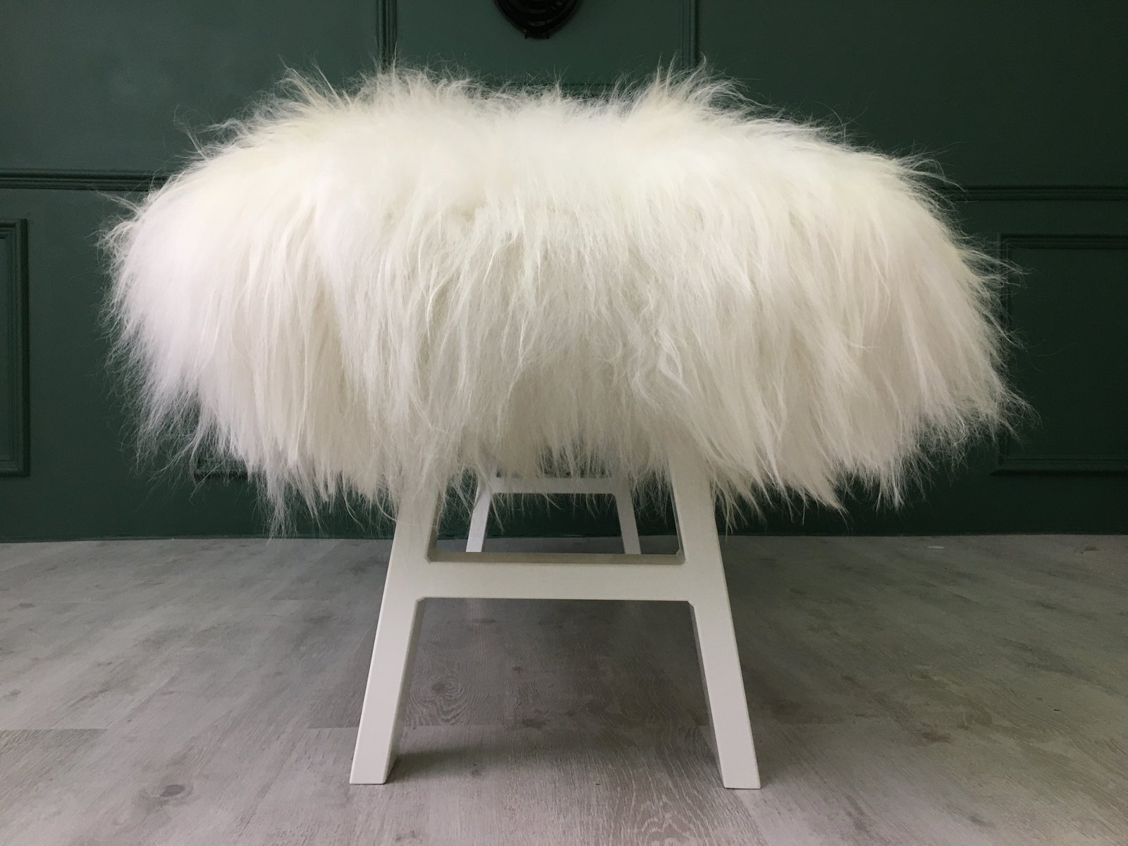 White Fluffy Sheepskin Bench by Area Design Ltd for sale at Pamono
