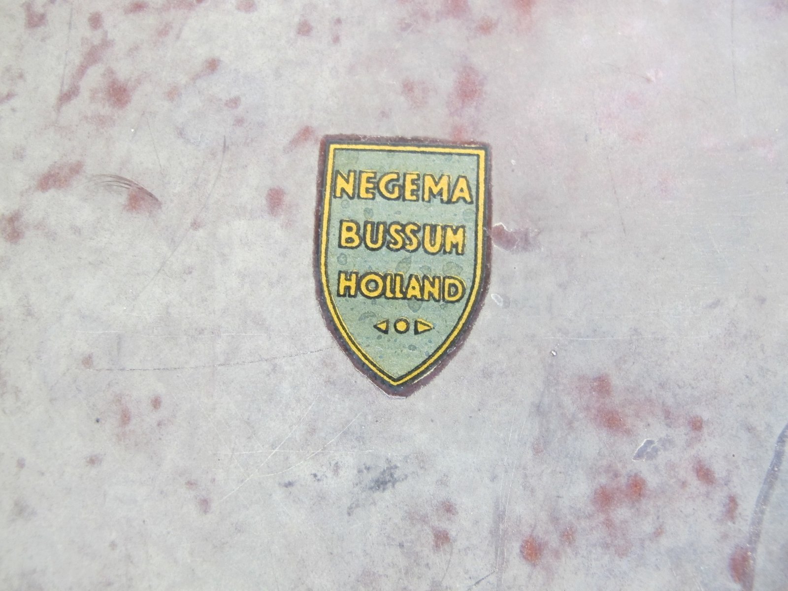 Moderner niederländischer Beistelltisch aus Resopal von Negema, 1950er ...