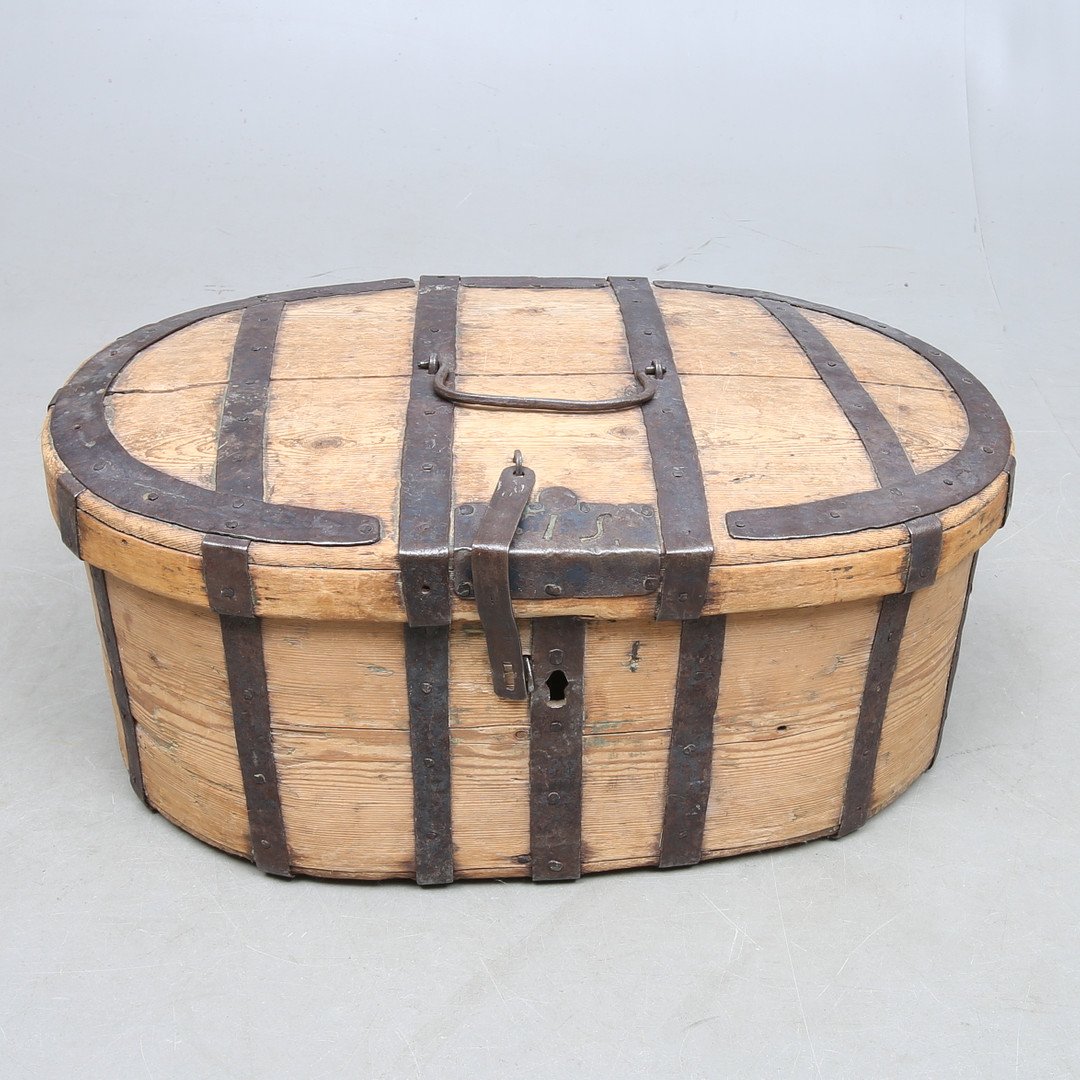 Antique Swedish Box for sale at Pamono