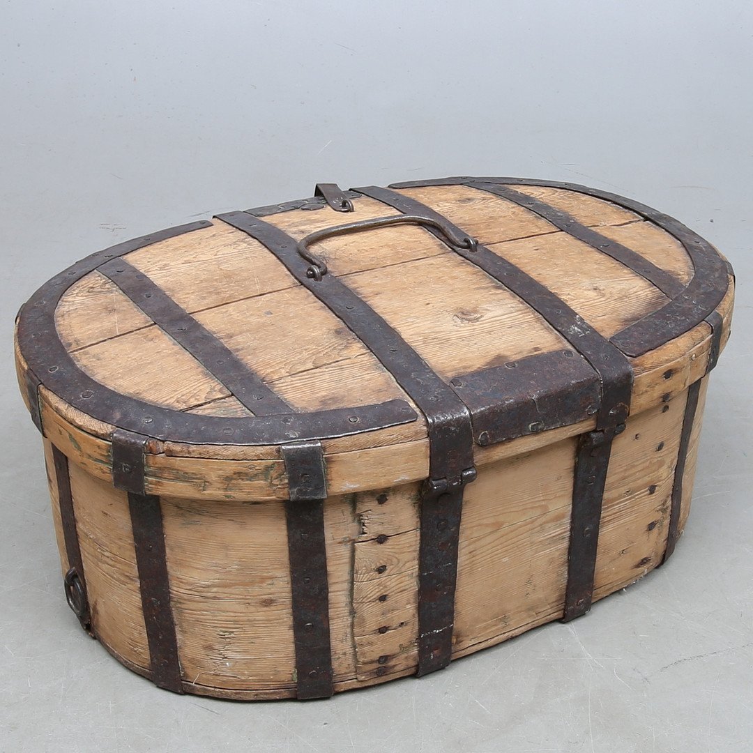 Antique Swedish Box for sale at Pamono