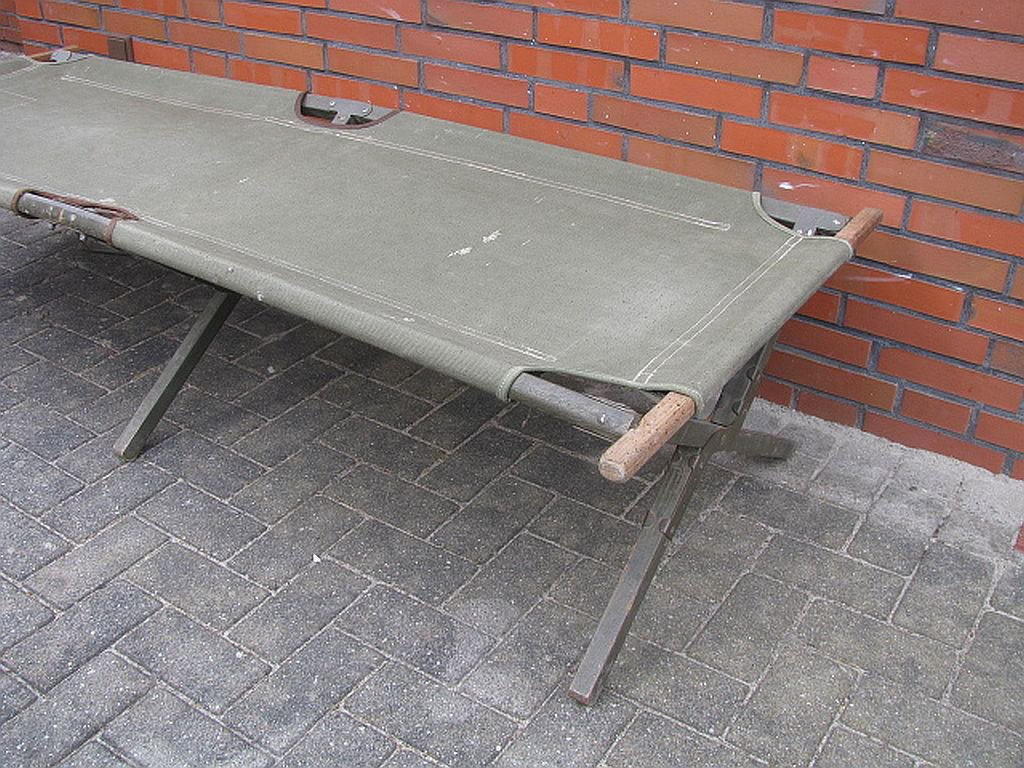 US Military Folding Bed, 1950s for sale at Pamono