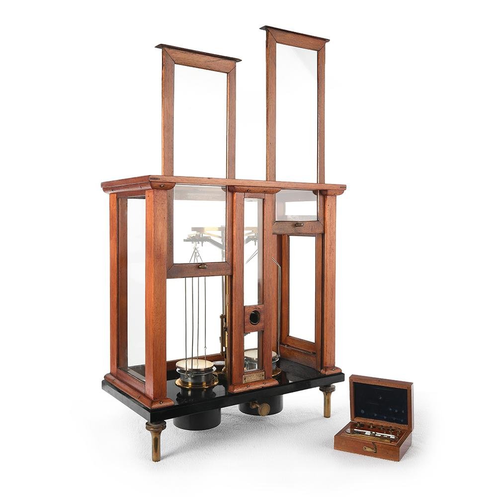 Laboratory Brewer Frères Scale, 1930s for sale at Pamono