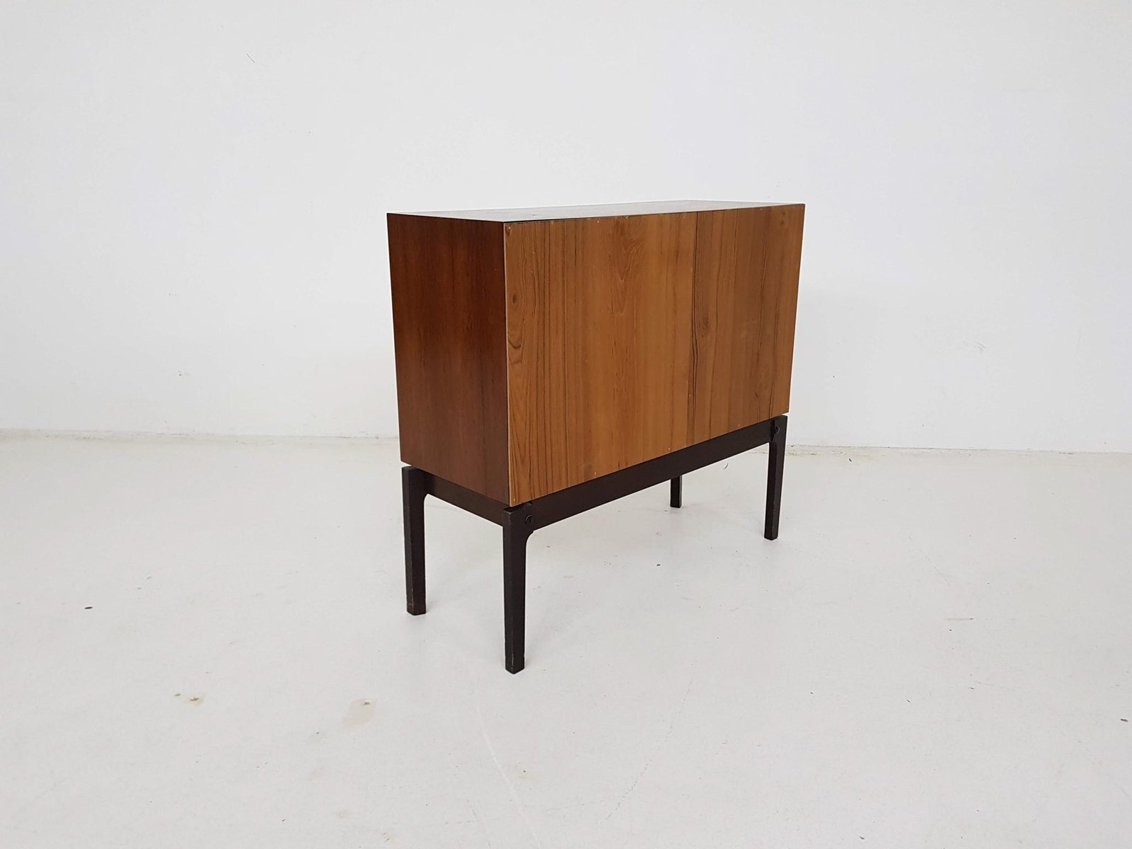 Mid-Century Audio Cabinet with Sliding Doors, 1960s for sale at Pamono