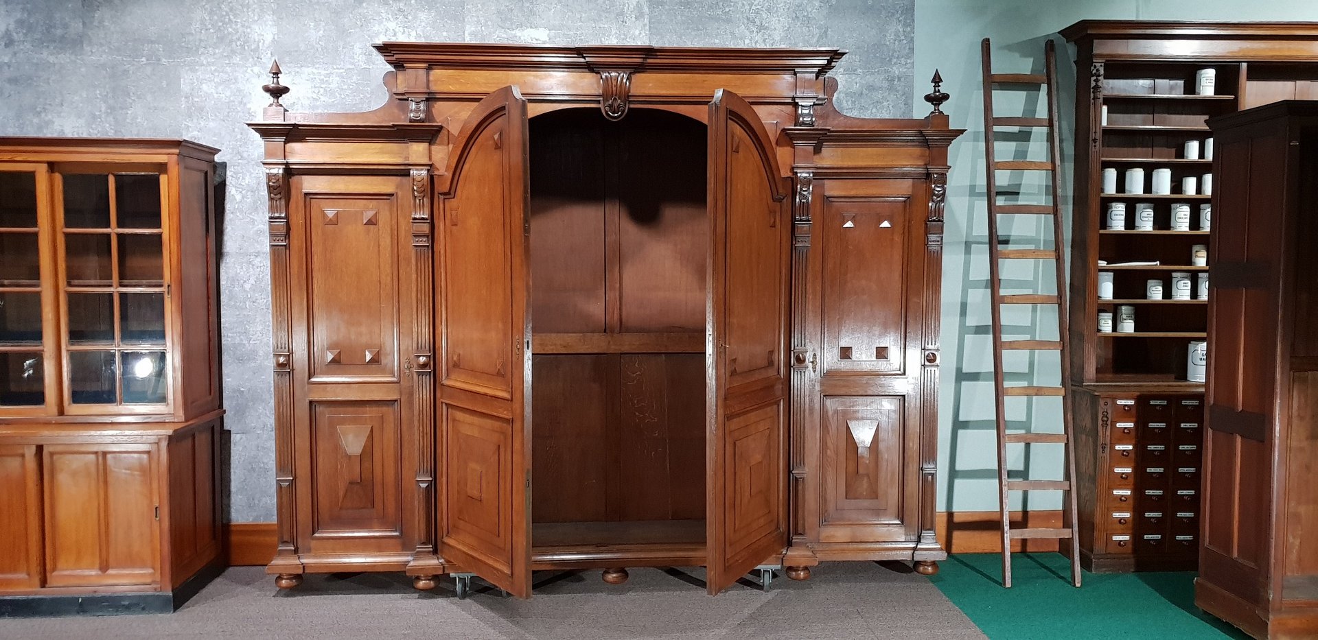 Antique Oak 4-Door Wardrobe for sale at Pamono