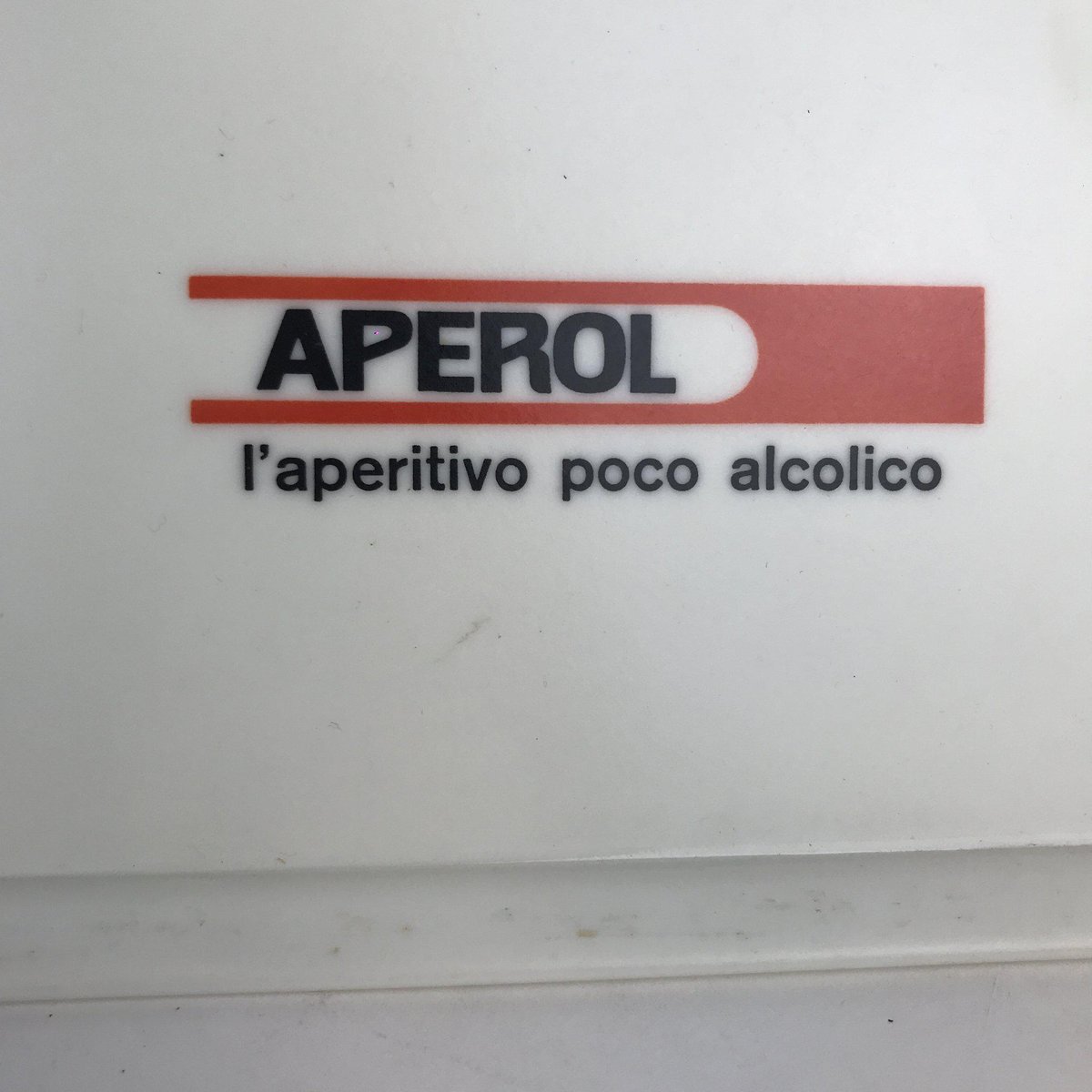 Hartes Plastik Aperol Tablett von V2, Italien, 1970er bei Pamono kaufen