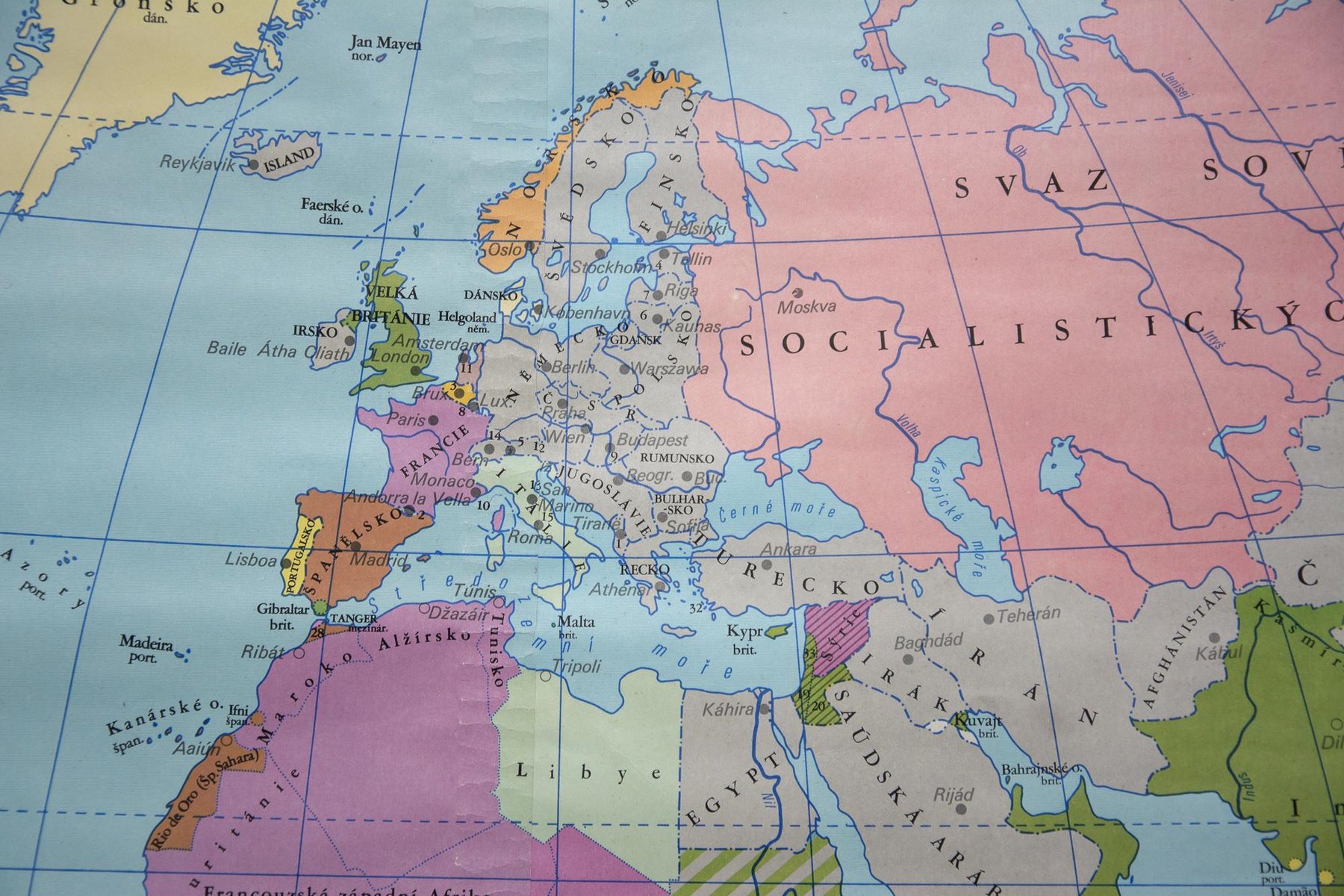 Vintage Czechoslovak Maps of the World in 1918-1938, 1983 for sale at ...