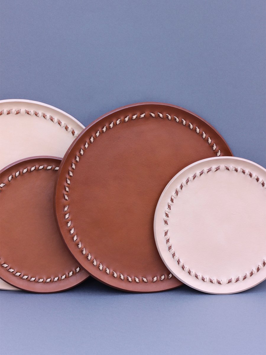 Großes Nude Daphne Tablett von Uniqka bei Pamono kaufen