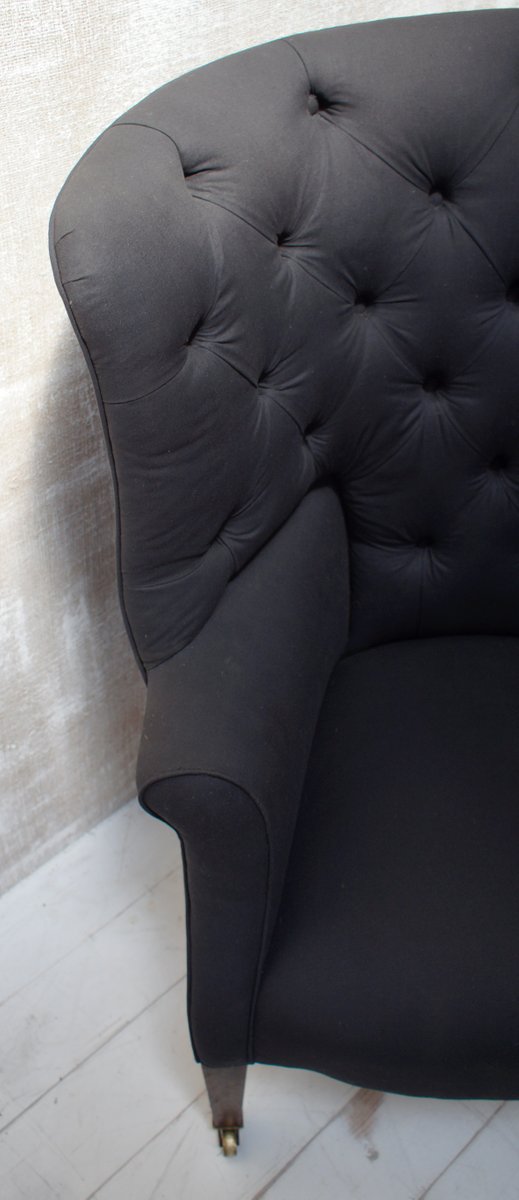 Georgian Deep Button Back Wing Chair for sale at Pamono