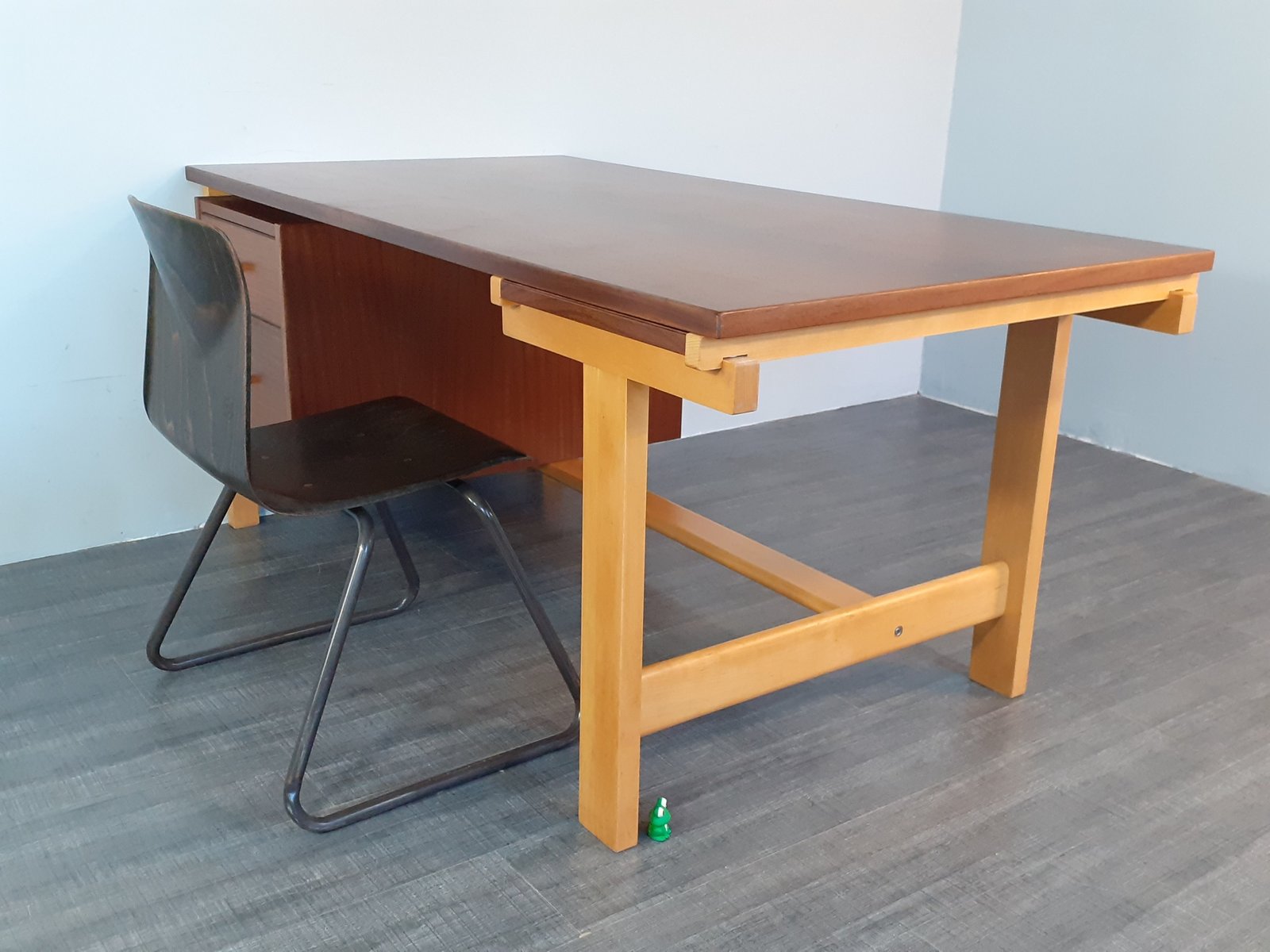 Vintage Scandinavian Oak and Mahogany Desk by Hans J. Wegner for Getama ...