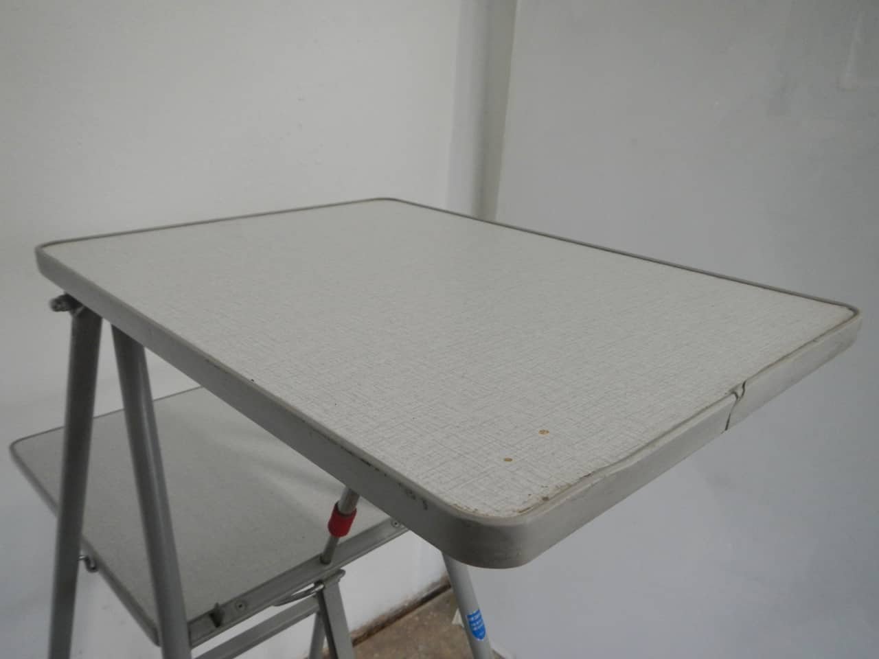 Présentoir Pliant en Formica de Negema Bussum, Italie, 1970s en vente ...