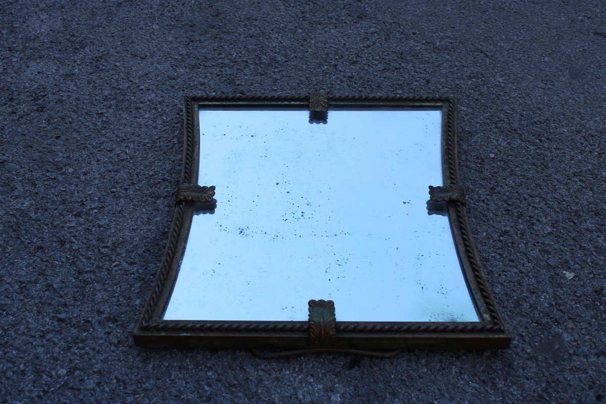 Specchio da tavolo con foglie di acanto in ottone brunito, Italia, anni ...