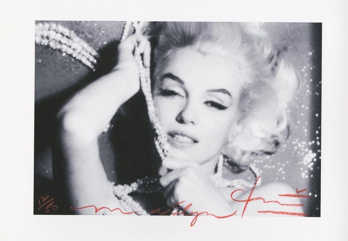 Bert Stern, Marilyn Monroe The Last Sitting Pearls 3, 2011, Schwarz-Weiß-Fotografie bei Pamono ...