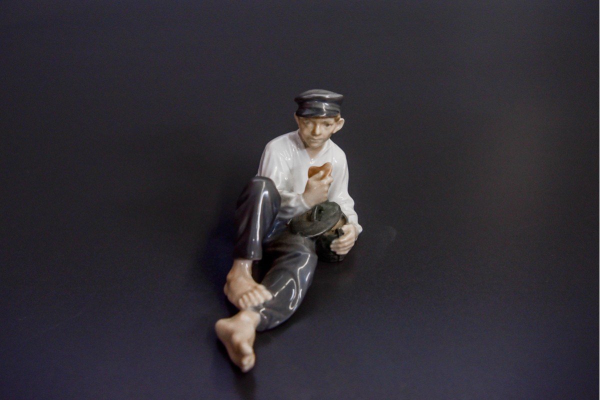 Antique Porcelain Man Figurine from Royal Copenhagen for sale at Pamono
