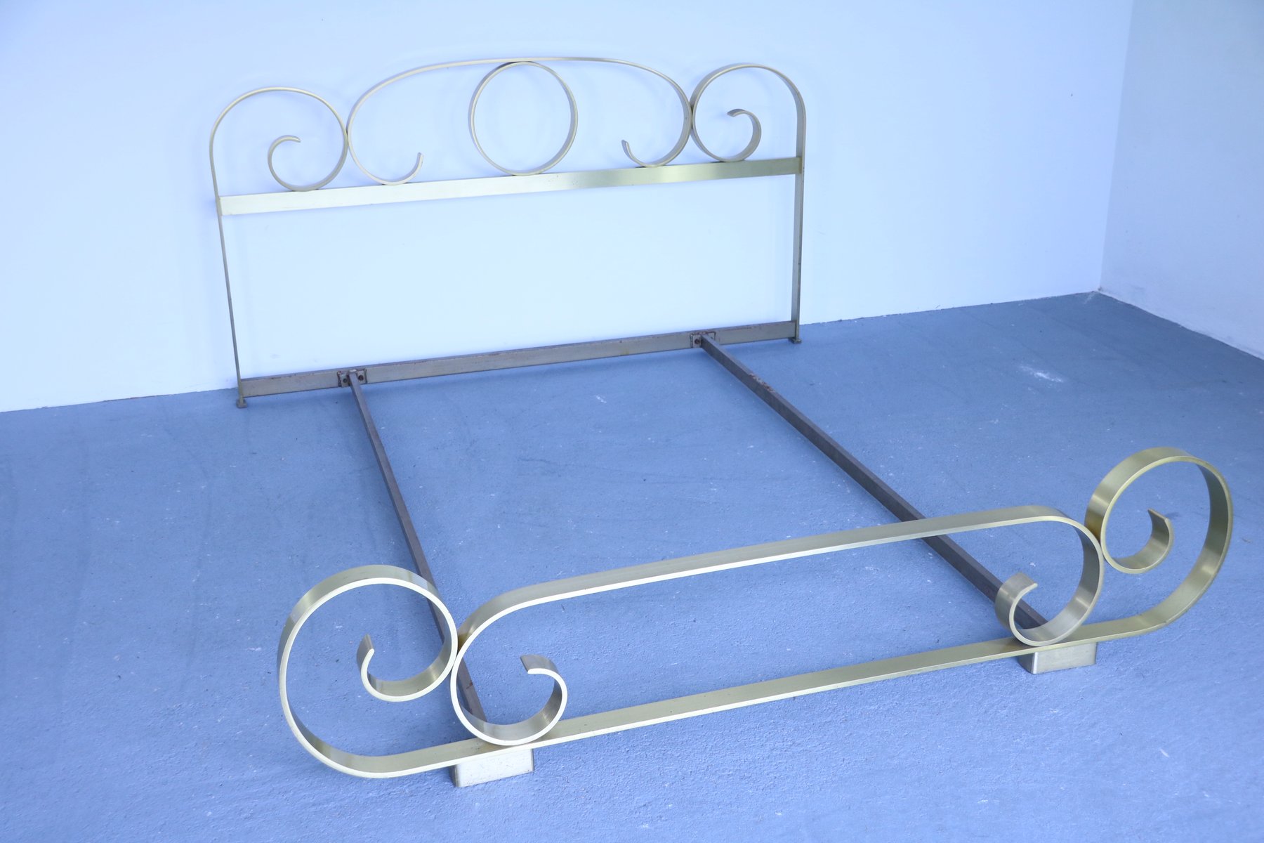 Mid-Century Brass Spiral Bed, 1950s for sale at Pamono