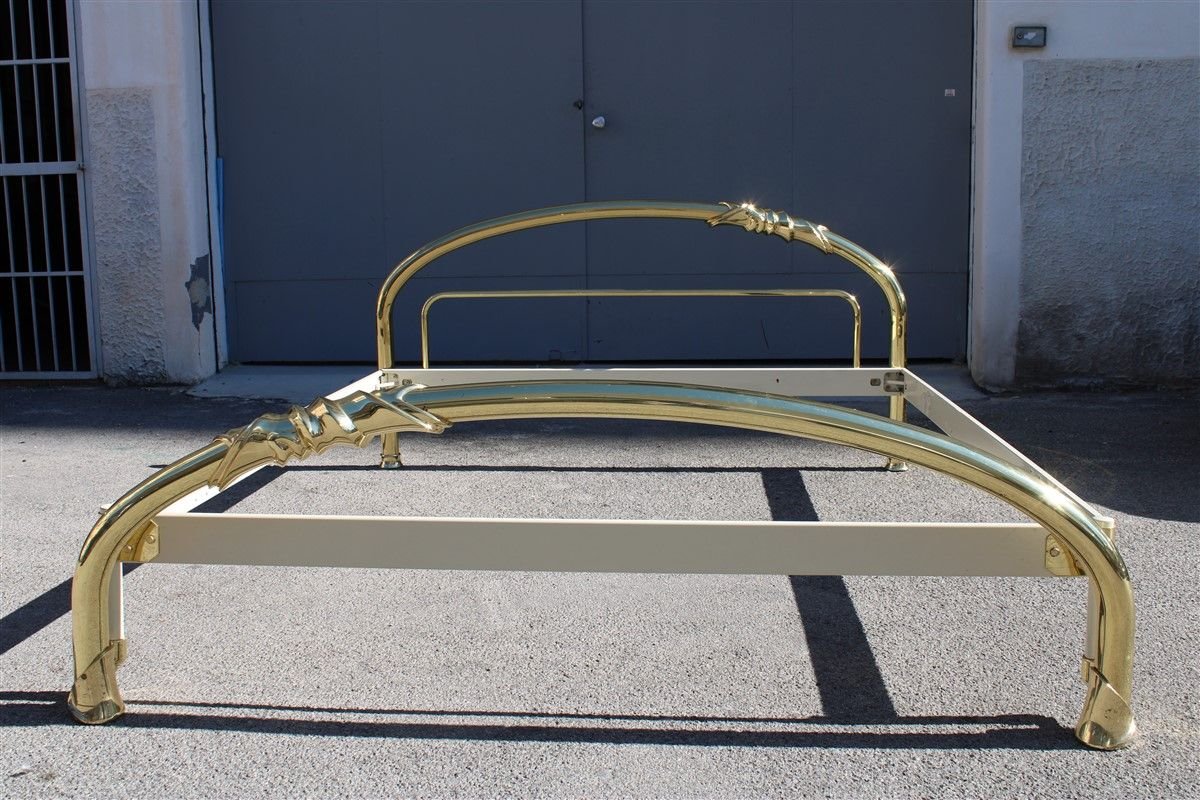 Letto in ottone massiccio di Lipparini, anni '70 in vendita su Pamono