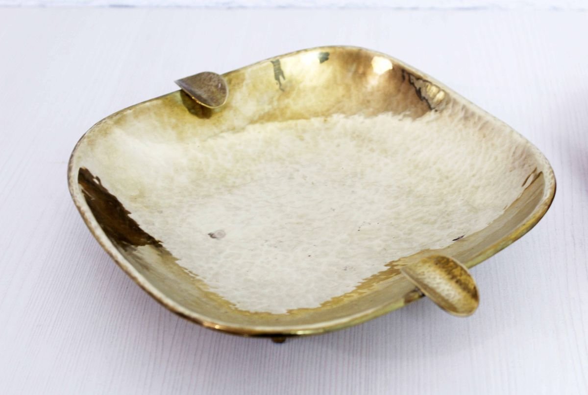 Brass Hammered & Copper Ashtrays, 1950s, Set of 2 for sale at Pamono