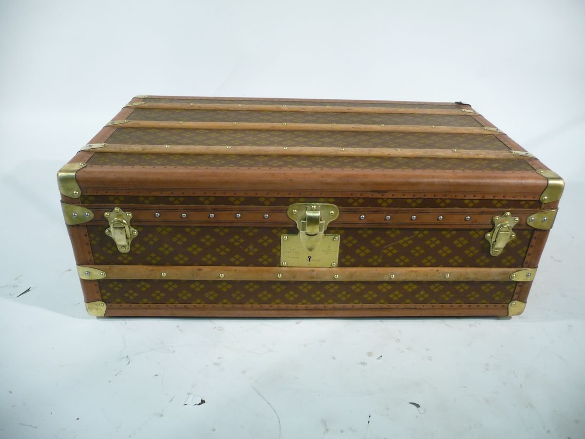 Monogrammed American Trunk, 1920s for sale at Pamono