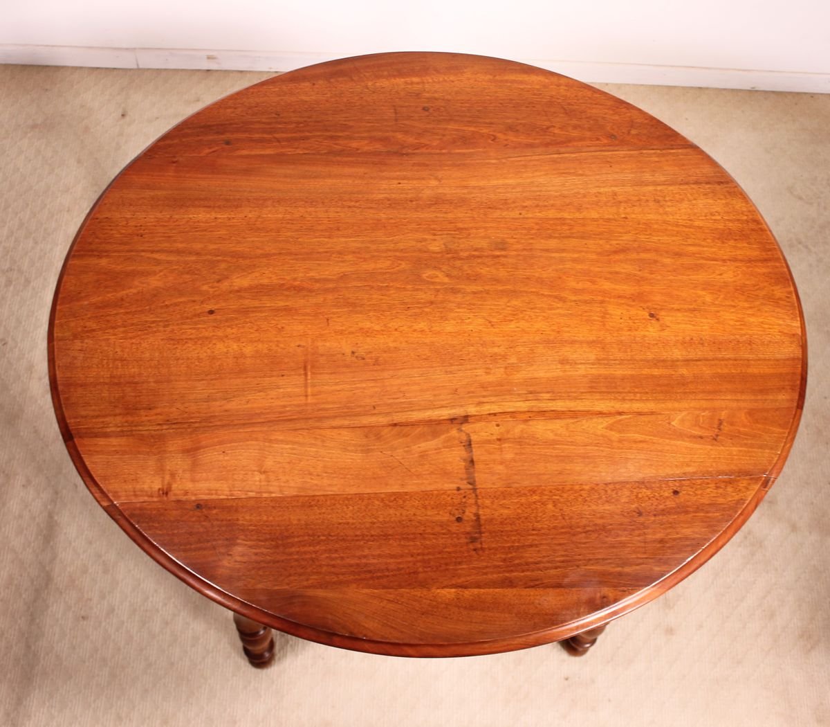 Antique Oval Walnut Dining Table for sale at Pamono