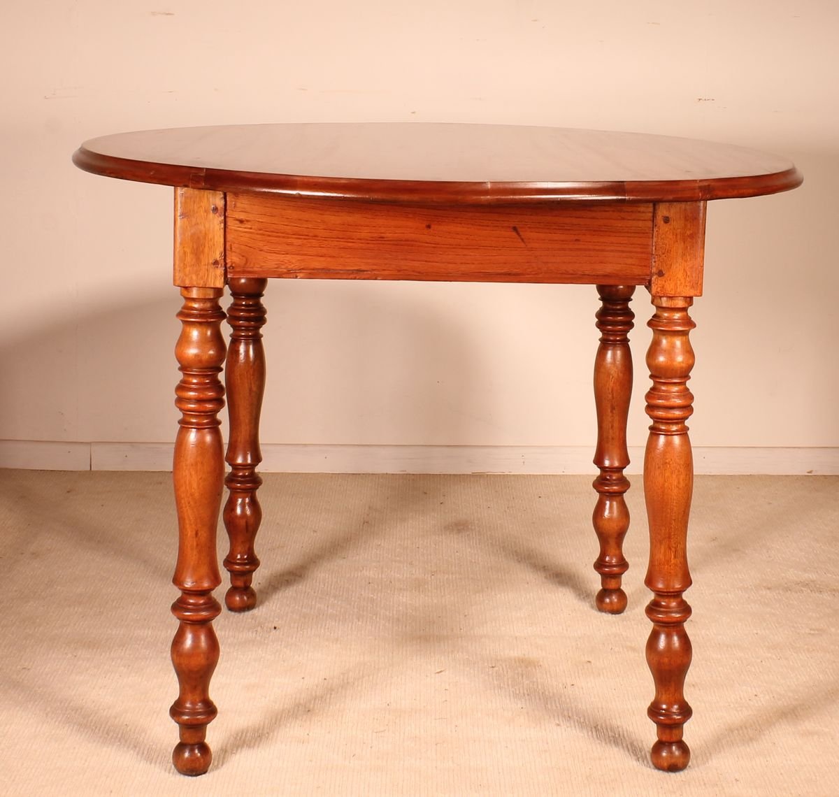 Antique Oval Walnut Dining Table for sale at Pamono
