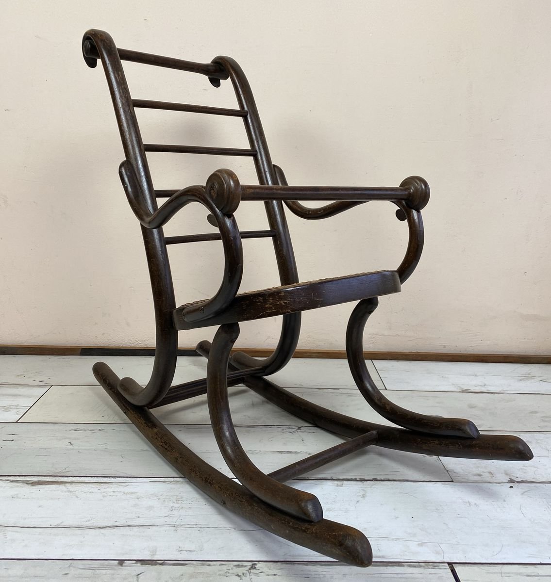 Childrens Rocking Chair from Thonet, 1920s for sale at Pamono