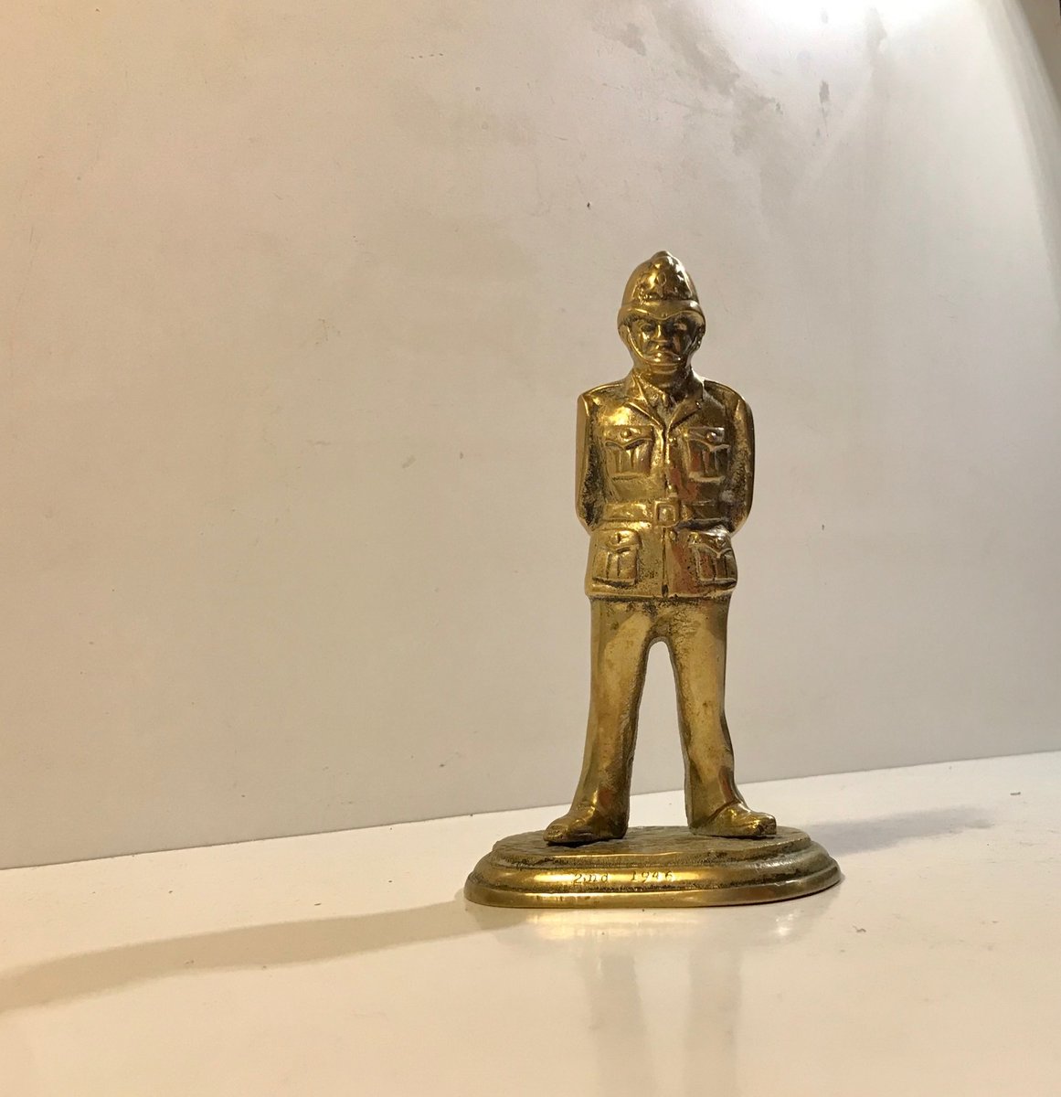 Bronze Sculpture of British Police Officer, 2nd, 1946 for sale at Pamono