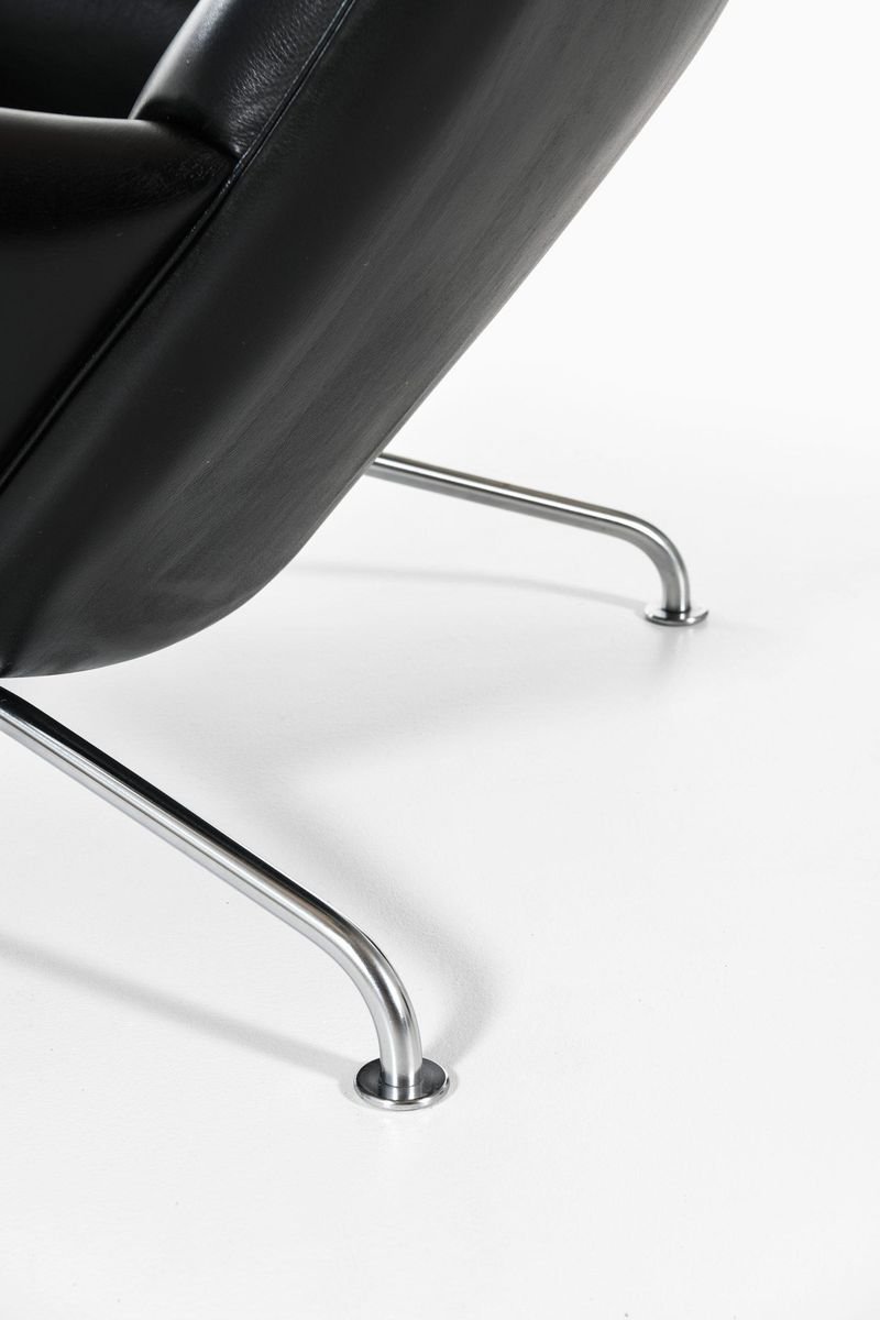 Set of Model Ej-100 Easy Chair and Stool by Hans Wegner for Erik ...