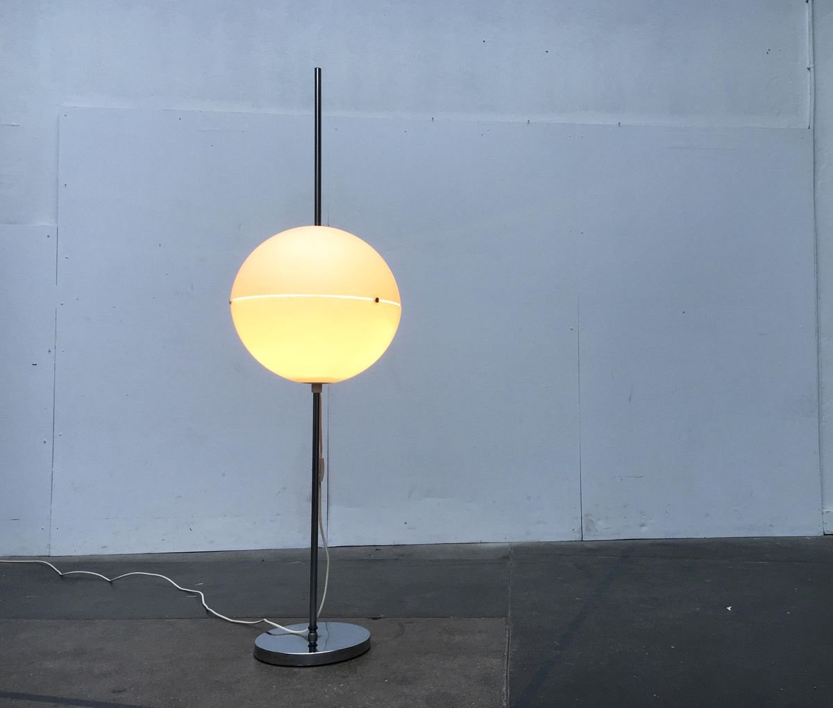 Mid-Century Space Age Globe Floor Lamp for sale at Pamono
