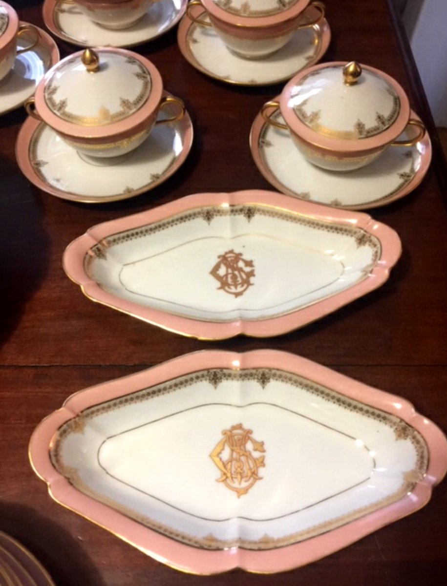 Set de Vaisselle Antique en Porcelaine par Vivinis Mace pour Sevres ...