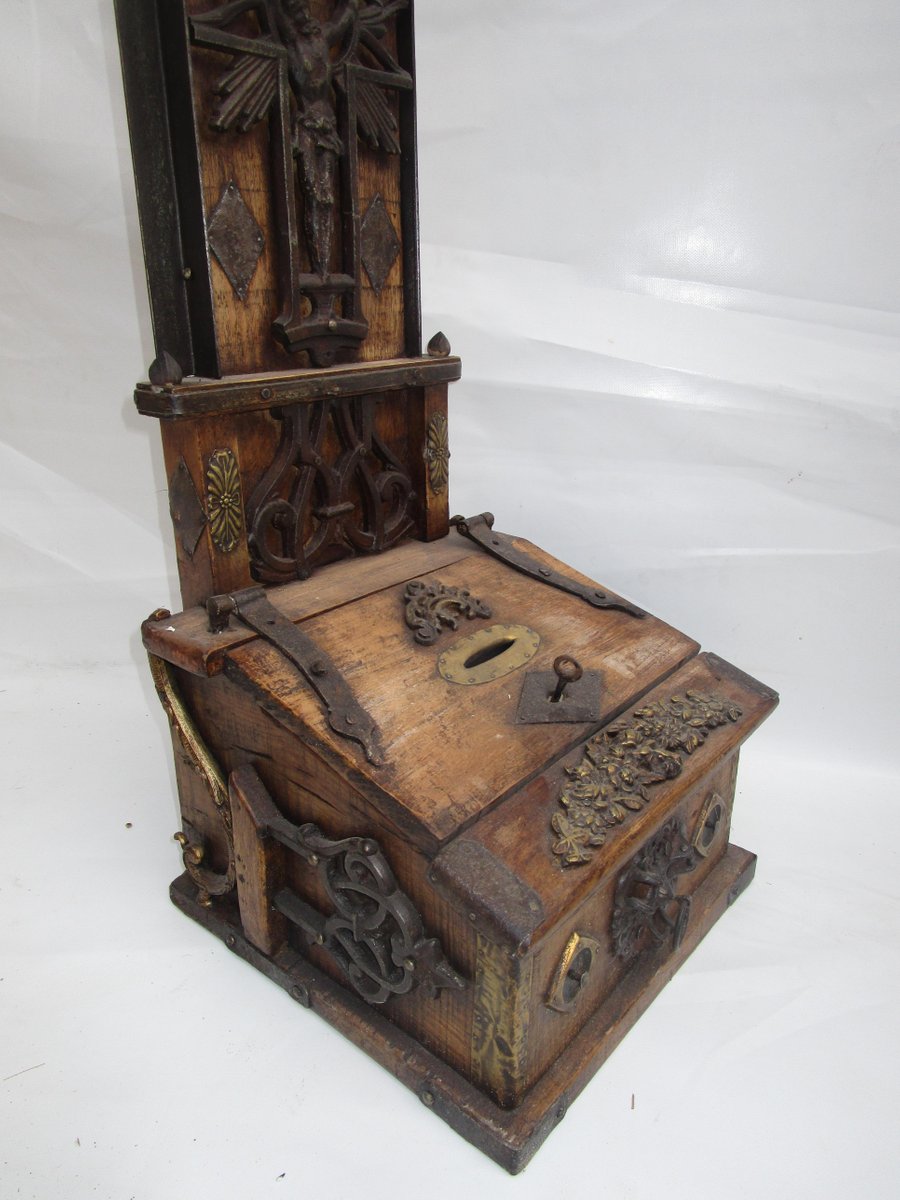 Church Alms Box for sale at Pamono